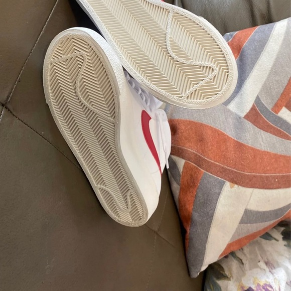 Nike | Shoes | Nike Blazer Mid 77 Vintage With Red Nike Check Mark Us ...